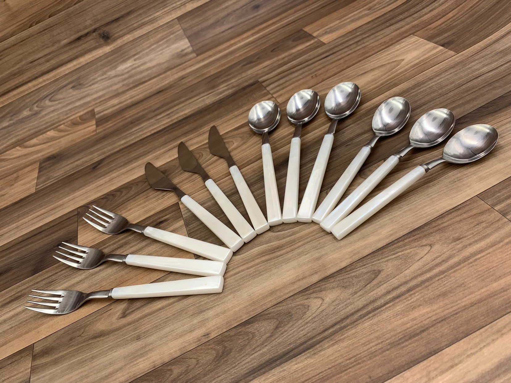 Anacapa Stainless Flatware set with White Plastic Handles, Rustic Cabin ...