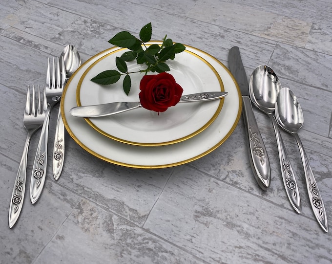 Oneida My Rose Stainless Flatware Set, Service for 8 in Chest, Serving ...