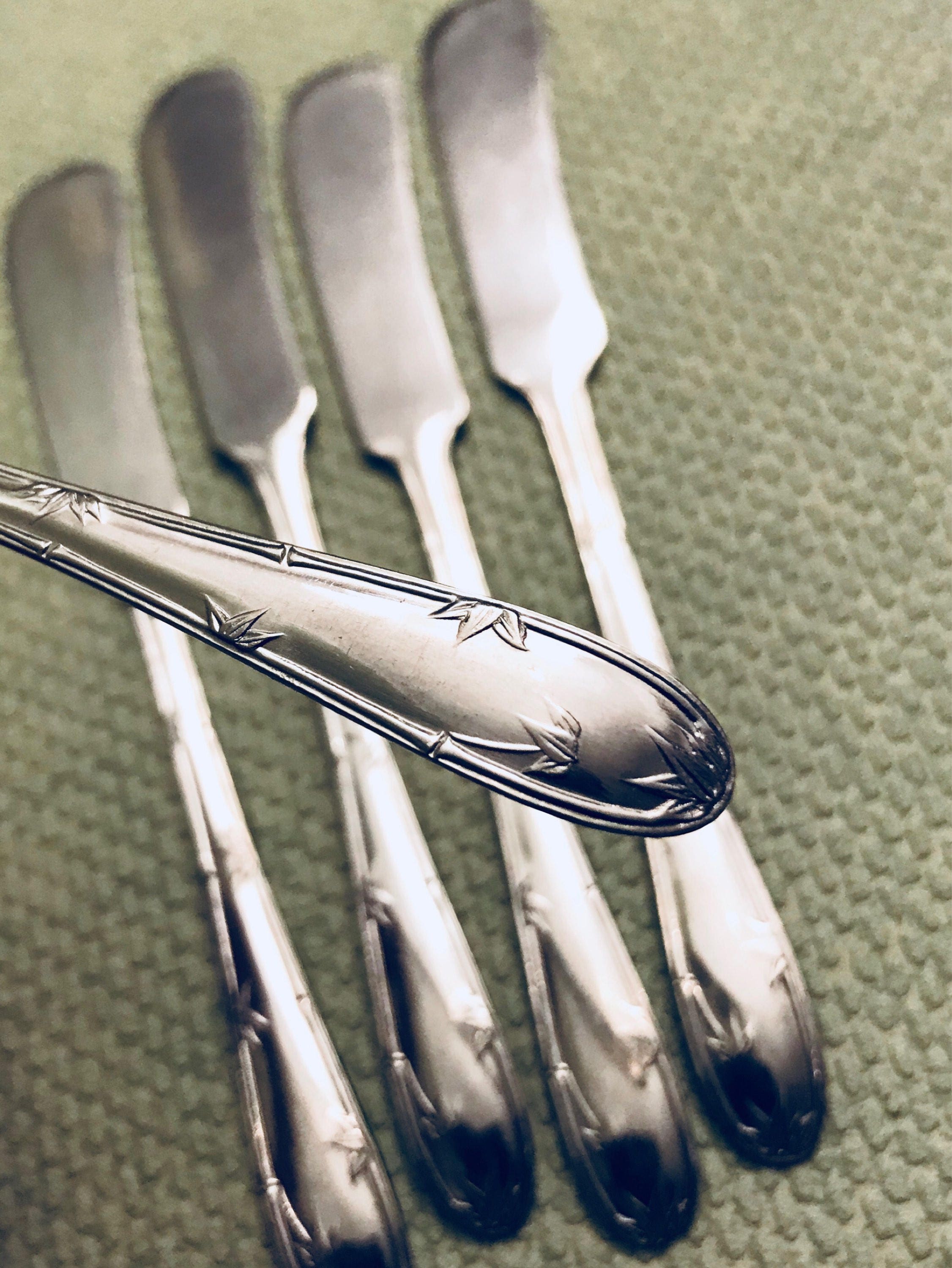 Vintage Bamboo appetizer knives, 5 mini spreaders, Bamboo pattern ...