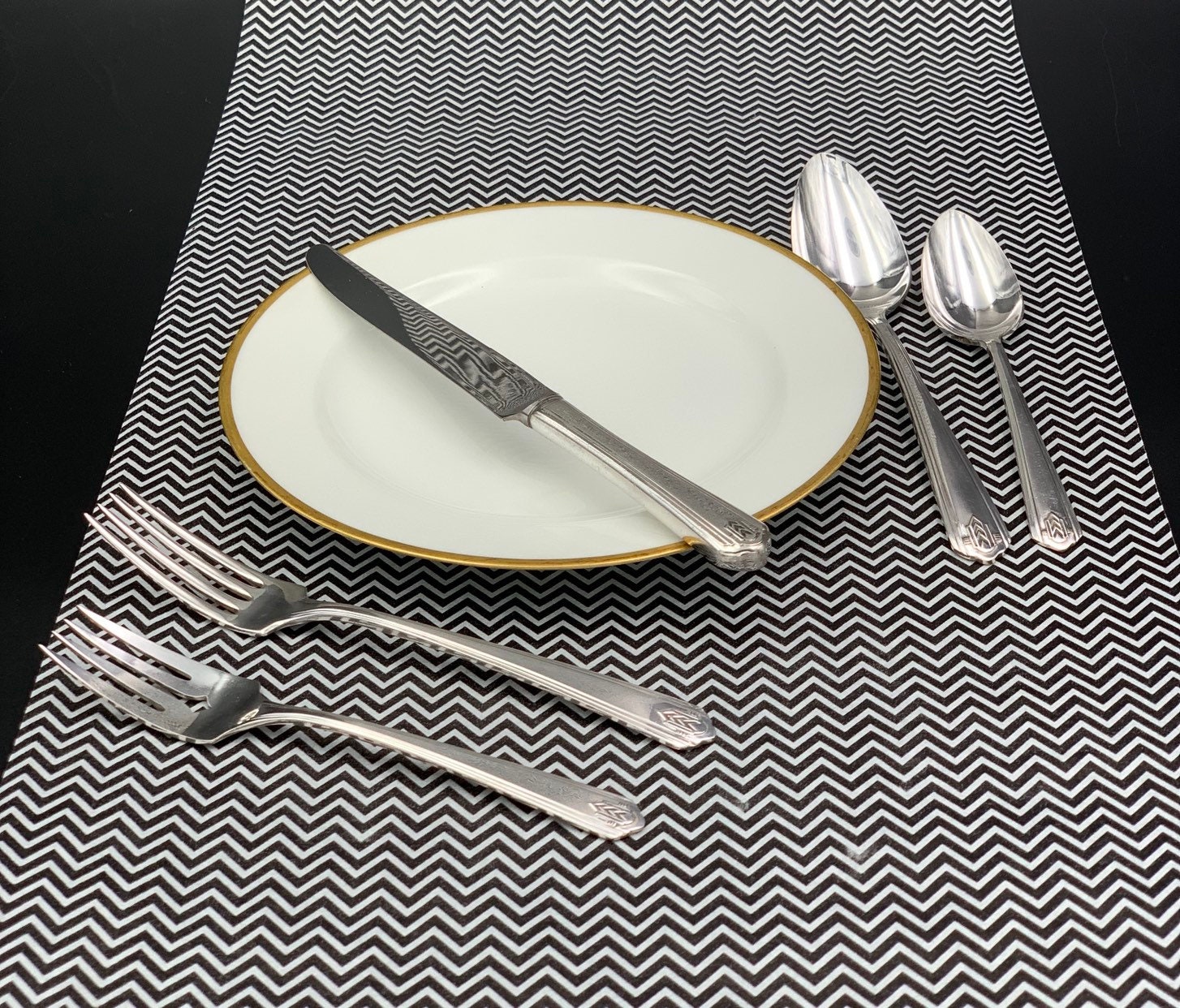Vintage Rogers Chevron Silverware Set with Silverware chest Large ...