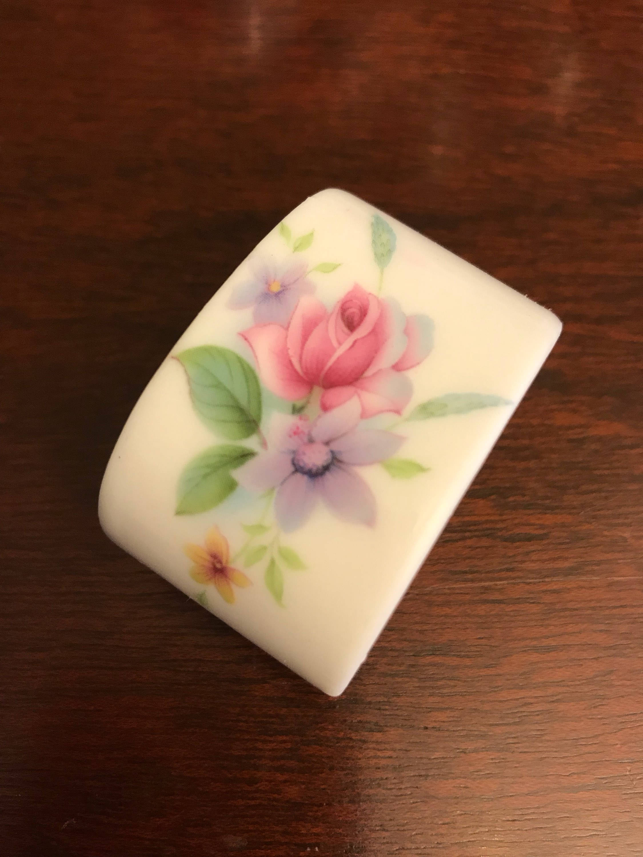 Vintage Porcelain Floral Napkin Rings, 6 piece set, D standing Napkin ...