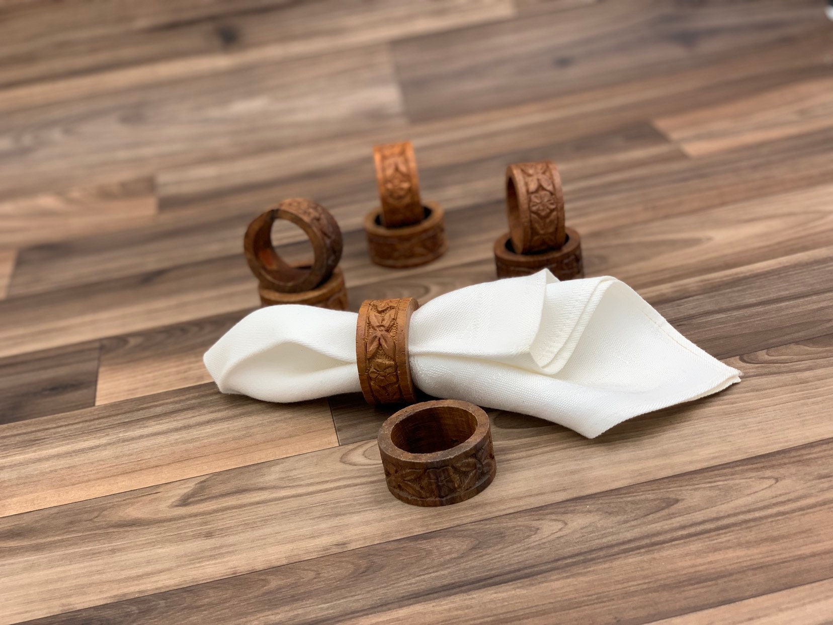 Carved Wood Napkin Rings, 8 piece set, Vintage Napkin Ring, Rustic home ...