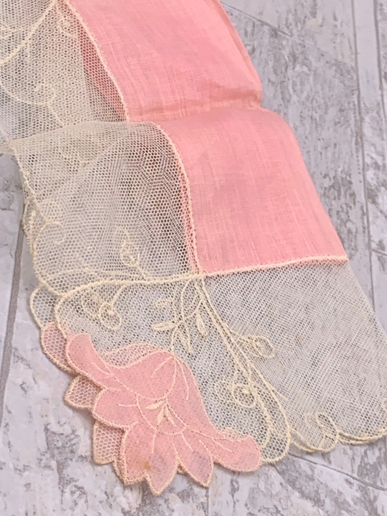 Vintage Handkerchief, Fine lawn Pink Hankerchief with embroidered lace ...