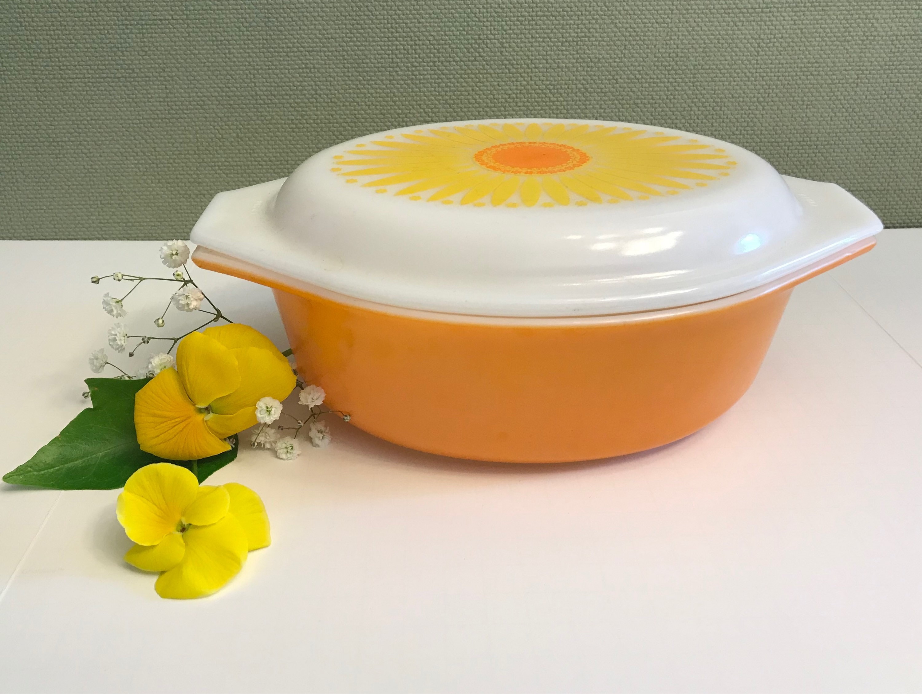 Vintage Pyrex Daisy Casserole, Pyrex Cinderella 043 Casserole, oval ...
