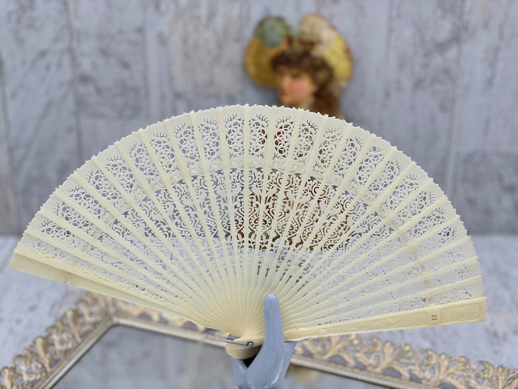 Vintage Celluloid Hand fan, Ladies collectible fan made in Hong Kong