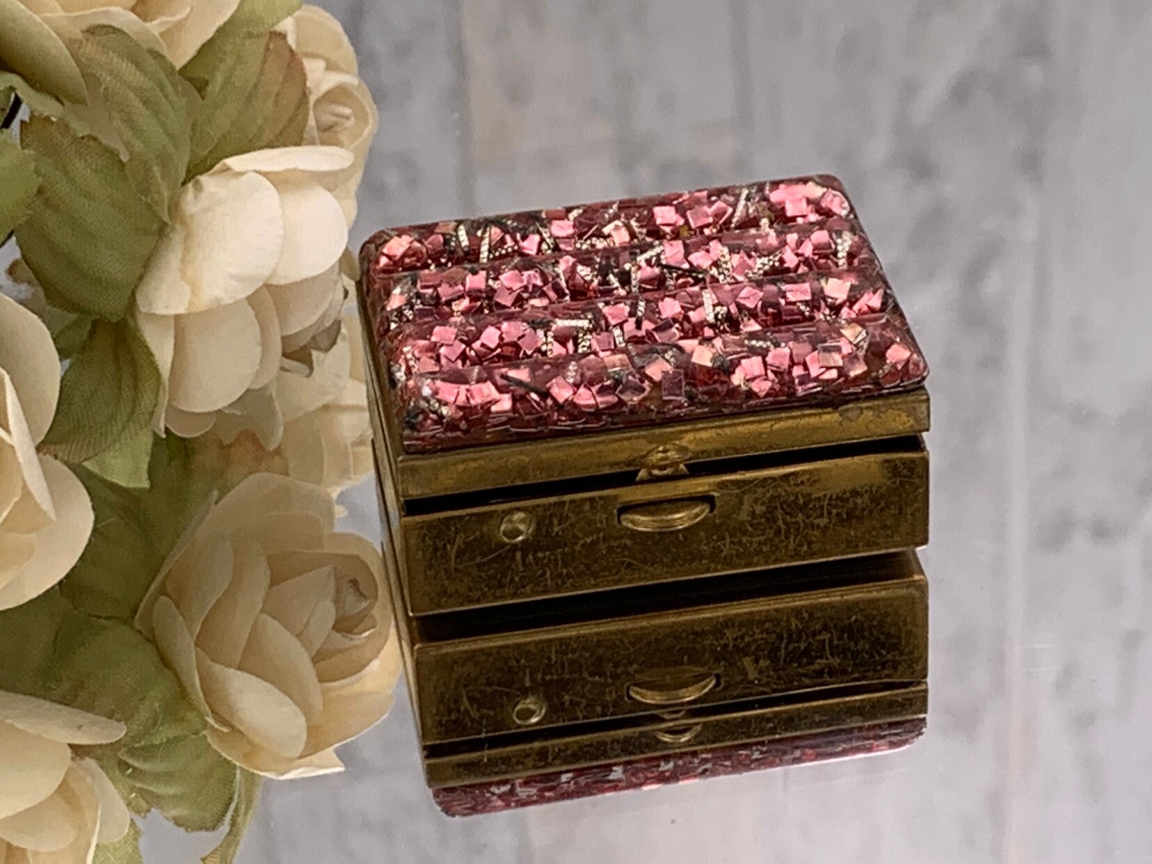 Vintage Pink Confetti Lucite Pill box, small pill box compact, ladies ...