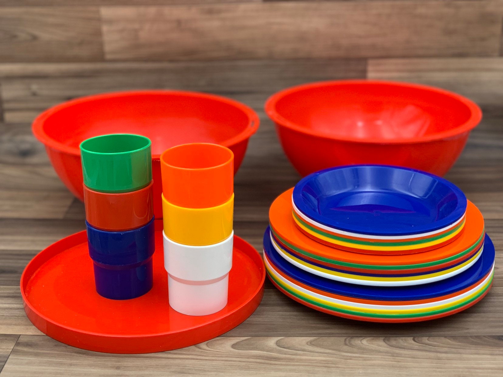 Vintage Plastic dish set Ingrid Party Ball, primary colors Picnic dish ...