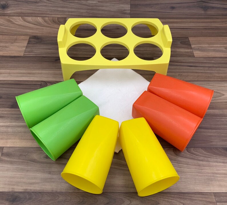 Vintage Plastic cups in original holder picnic cups Camping | Etsy