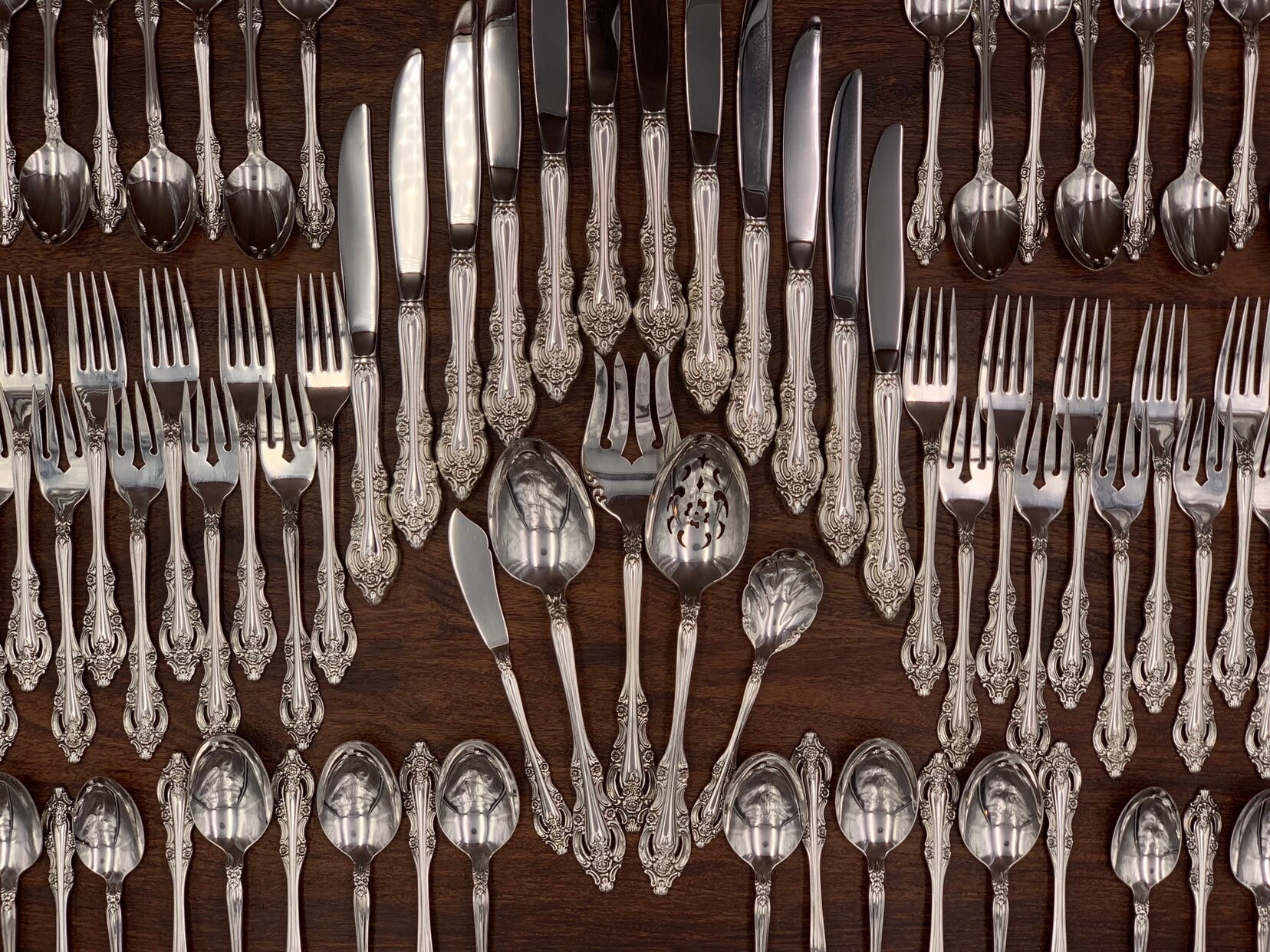 Oneida Community Silver Artistry Flatware set with silverware chest ...