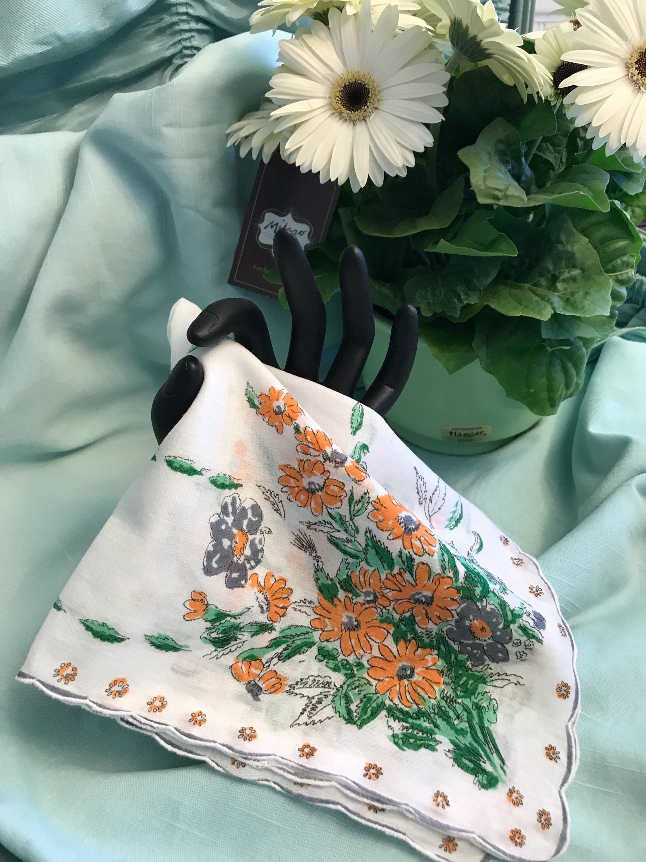 Vintage Handkerchief, scalloped edge Hankerchief, orange daisy cotton ...