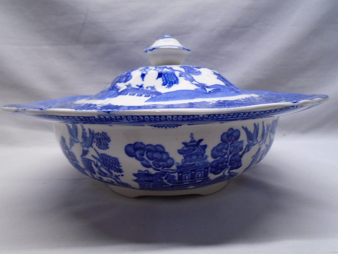 Old Blue Willow Pattern Covered Vegetable Dish - Etsy