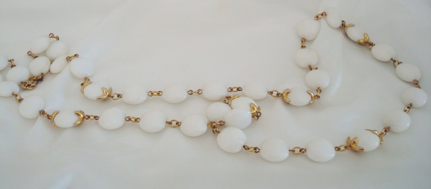 Vintage Trifari White Lucite Bead Chain Necklace Trifari Waterfall ...