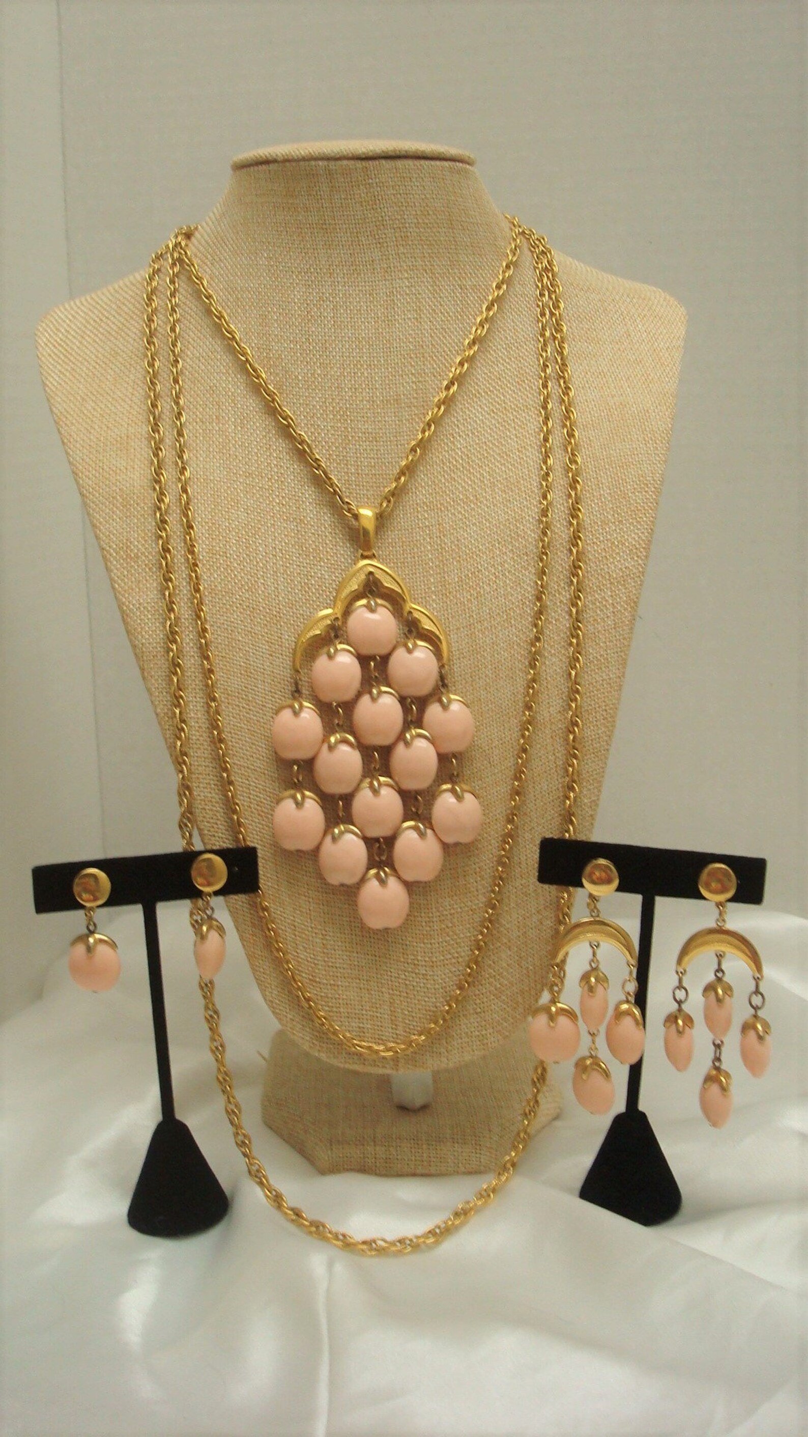Trifari Waterfall Pink Lucite Pendant Necklace Gold Triple - Etsy