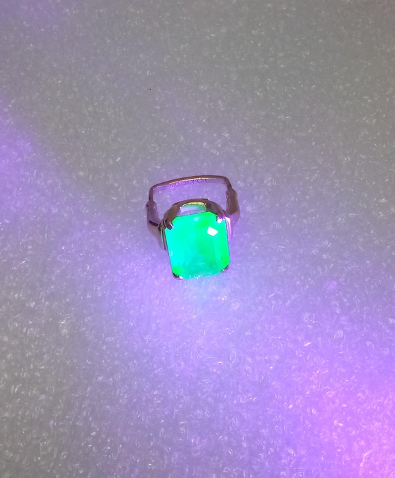 Vendome RARE Uranium Glass Emerald Cut Adjustable Squ… - Gem