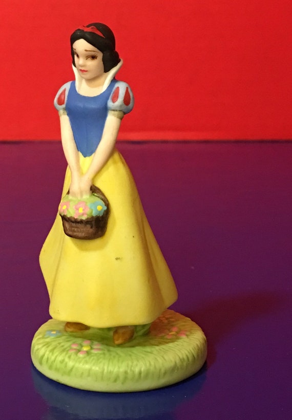 Vintage Disney Character snow White Mini Porcelain Figurine - Etsy