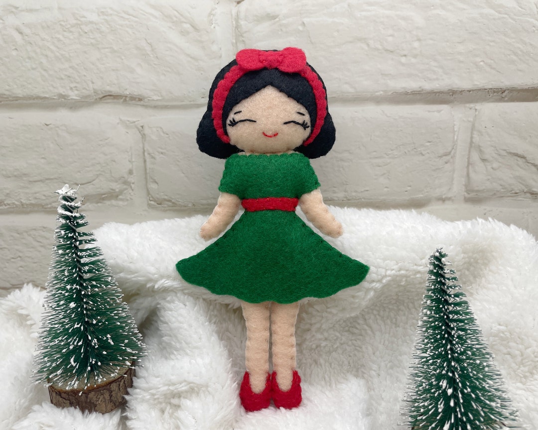 PDF Pattern and Tutorial. Girl in Red and Green. Felt Doll. Christmas ...