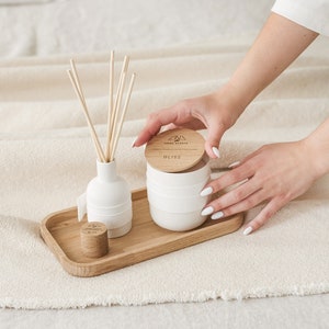 HOME FRAGRANCE SET With Oak Tray. Scented Candle, Reed Diffuser, in ...