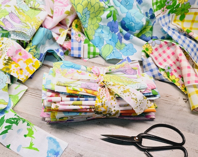 1/2 Pound Vintage Sheet Fabric Bundle/ Vintage Sheet Scraps / Junk ...
