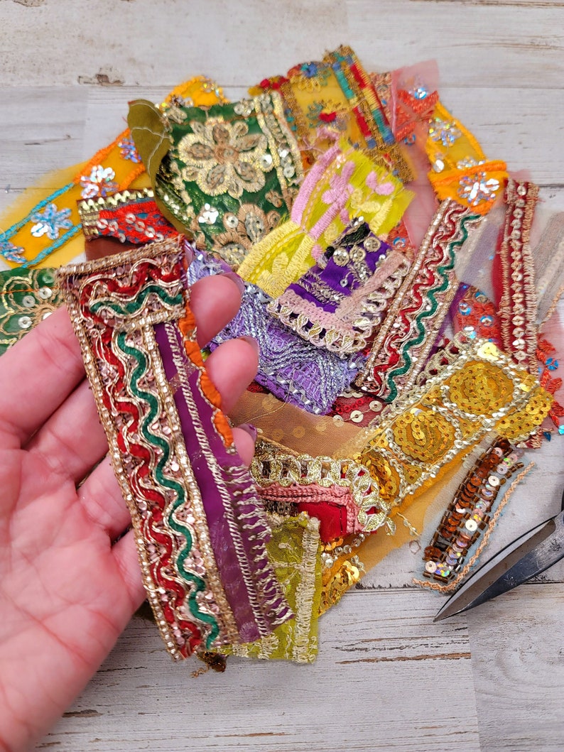 Sari Trim Strips: 25 Pack Vintage Indian Fabric Remnants, Embroidery ...