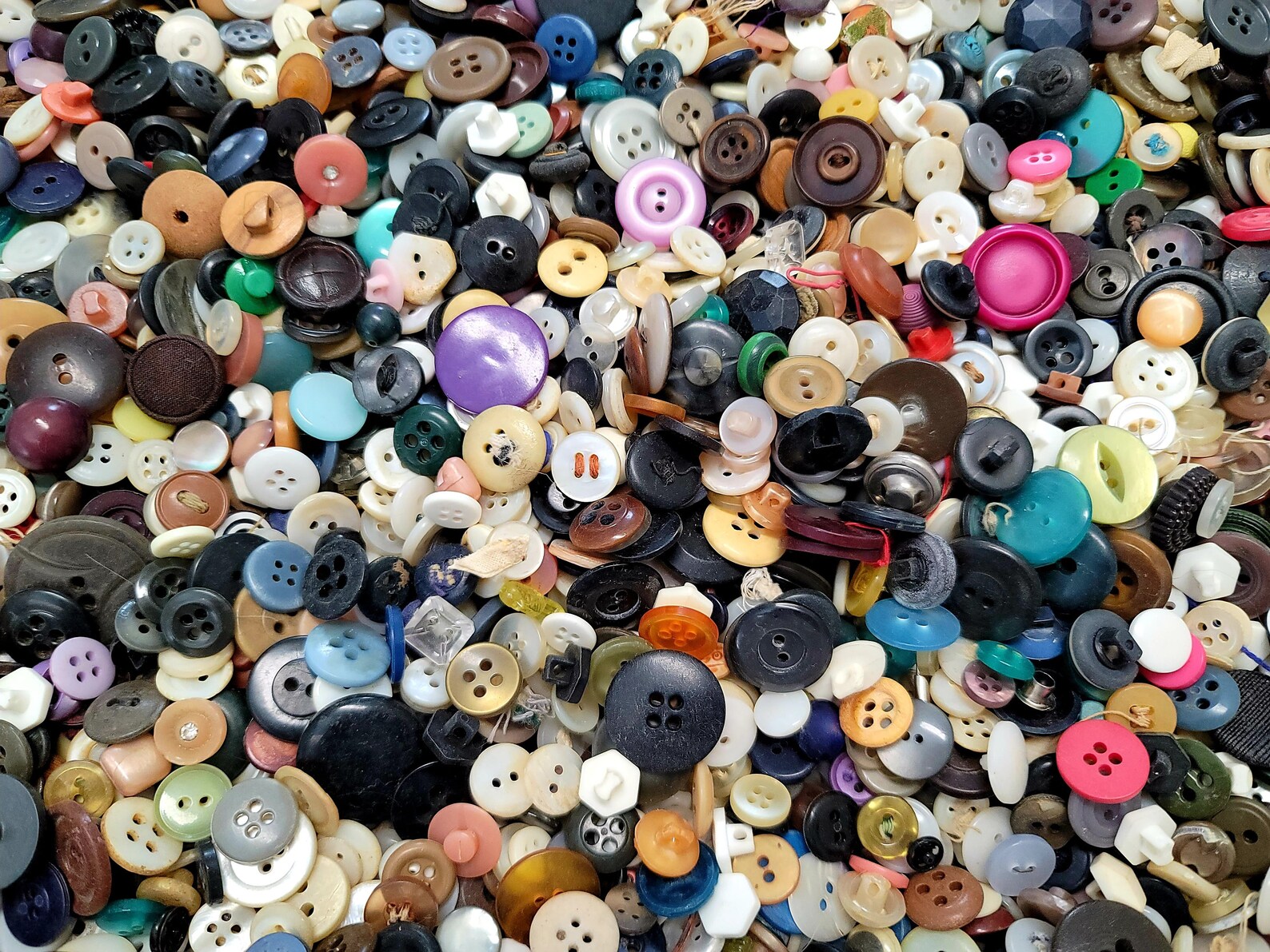 1/2 Pound VINTAGE Buttons/vintage Buttons/random Button | Etsy