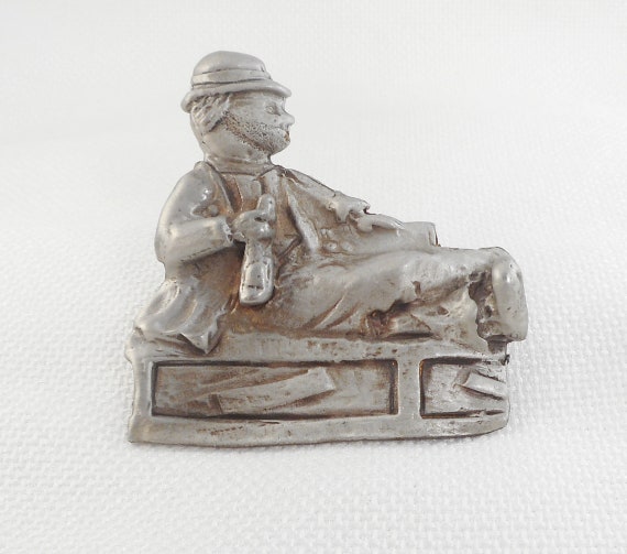 Vintage Big Pewter ELLE Hobo Clown Brooch Elle Travel… - Gem