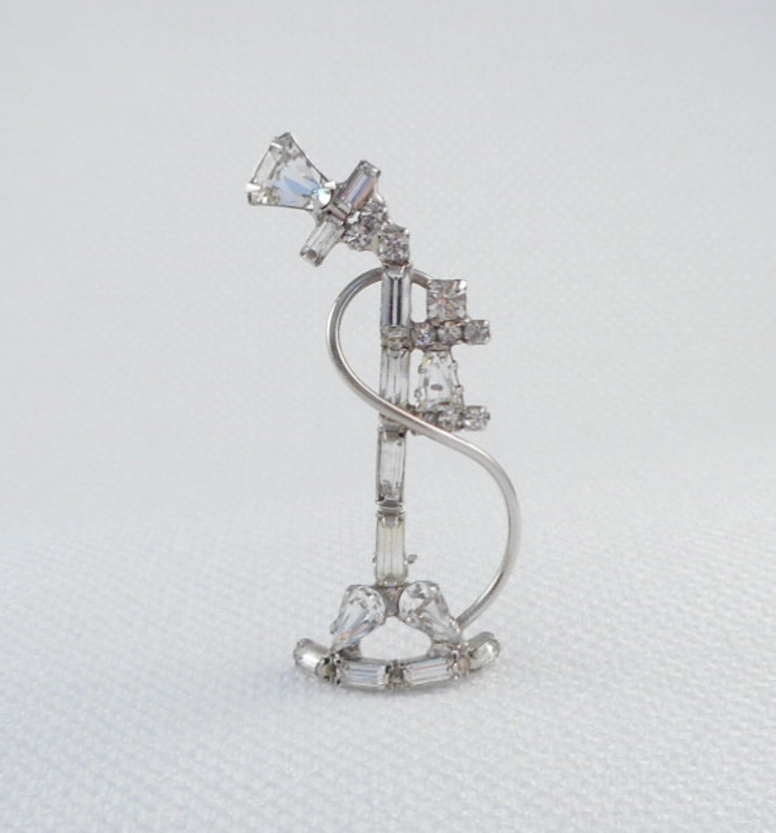 Vintage 1940 s Old Fashioned Telephone Brooch Candlestick Etsy vintage-1940-s-old-fashioned-telephone-brooch-candlestick-etsy