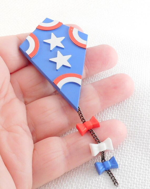 Vintage Avon 1973 Colorful Resin Kite Pin Avon Flying… - Gem
