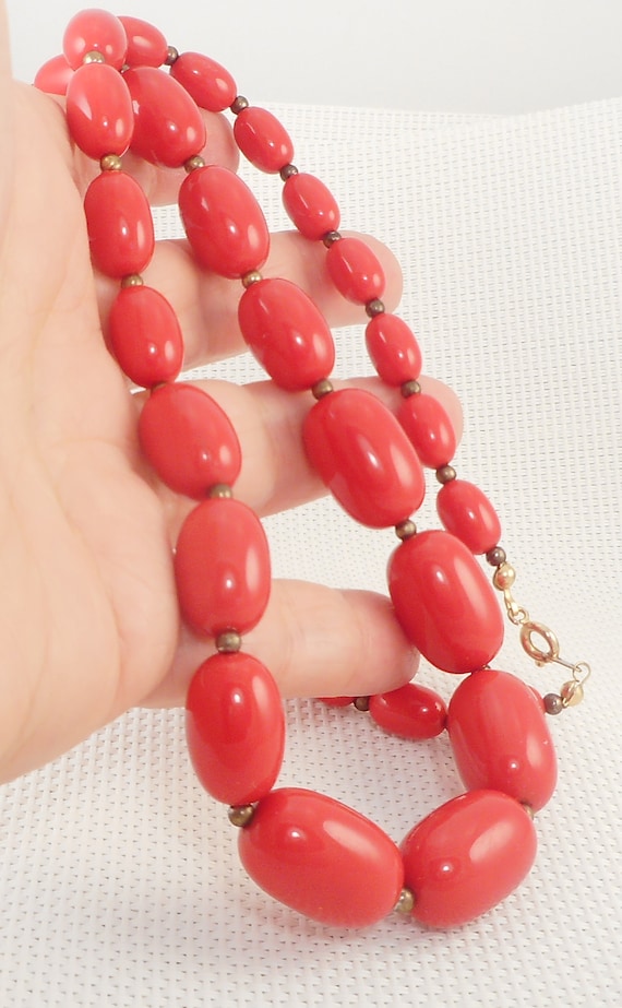Vintage 1950's Red Coral Celluloid Beads Necklace Gra… - Gem