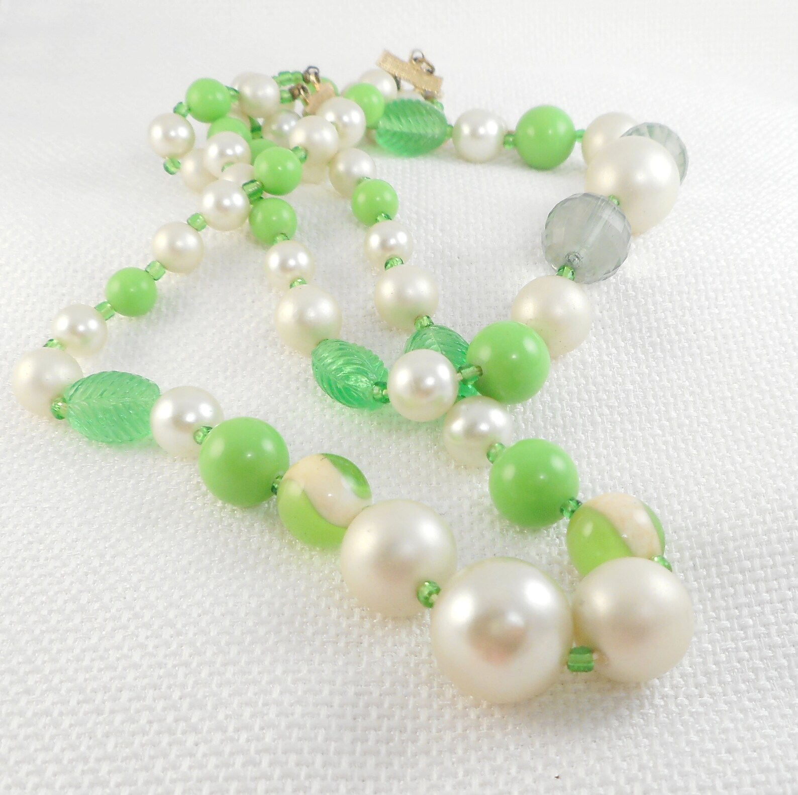 Vintage Japan 2 Strand White & Green Beads Choker 1950's Japan Glass ...