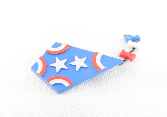 Vintage Avon 1973 Colorful Resin Kite Pin Avon Flying… - Gem