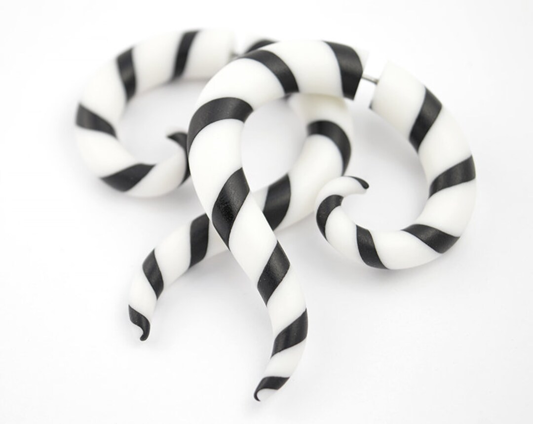 Black White Earrings Sandworm Fake Gauges Earrings Creepy Halloween ...