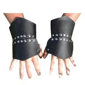 Knightly Leather Half Gauntlets - Leather Armour - #DK5301 - Etsy