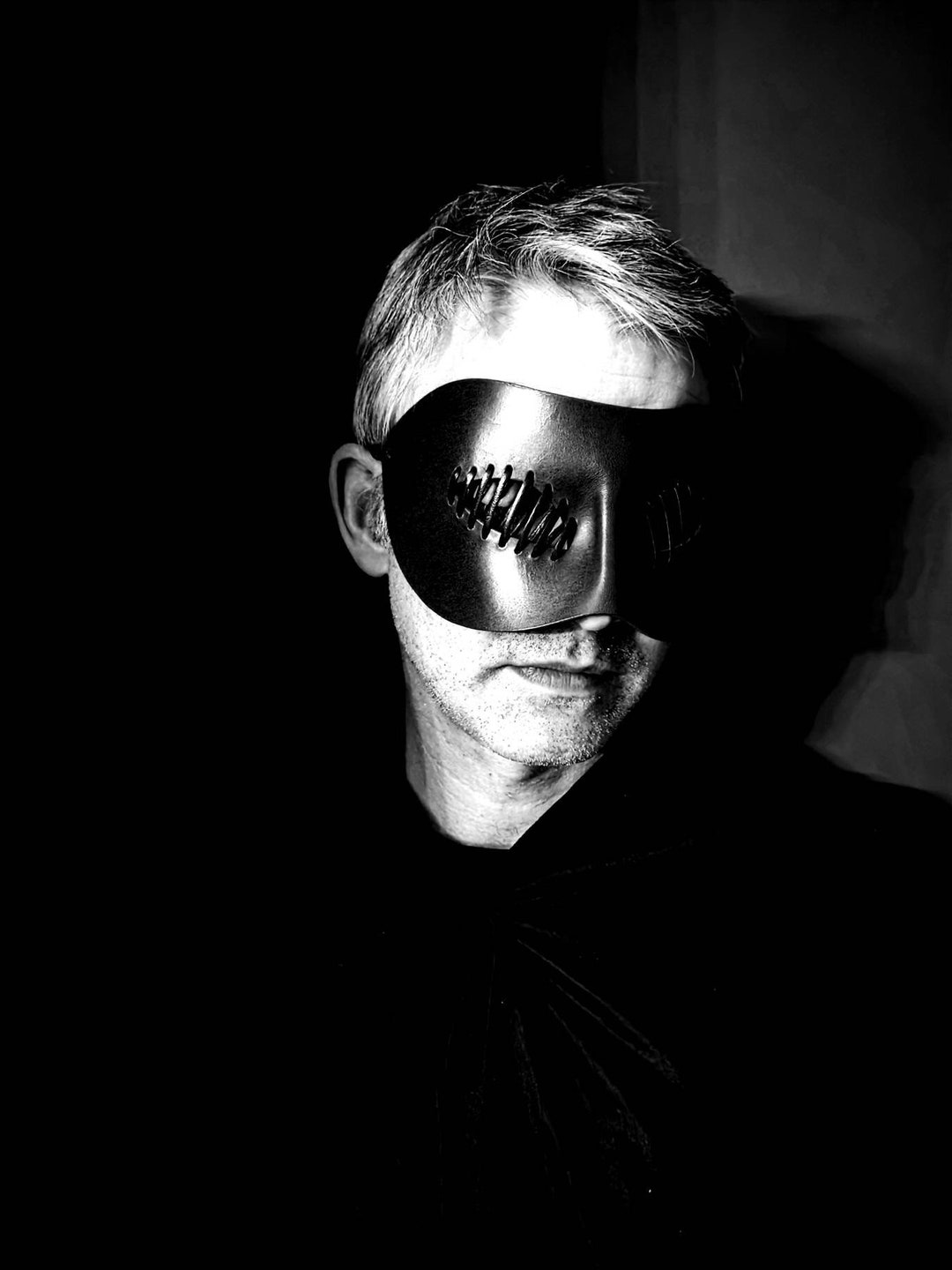 Men's Black Laced Leather Mask, Blindfold Restricted Viewing Mask ...