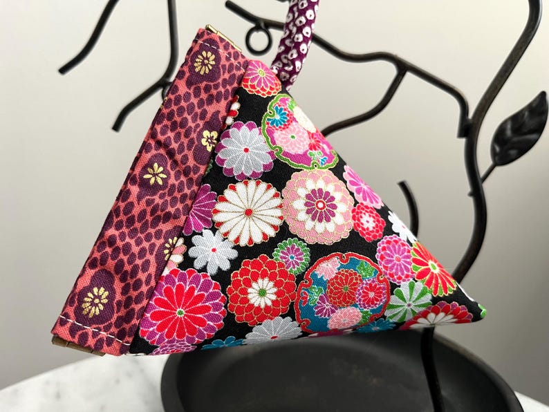 Internal Flex Japanese Fabric Pyramid Shape Maiko and Black Flowers ...