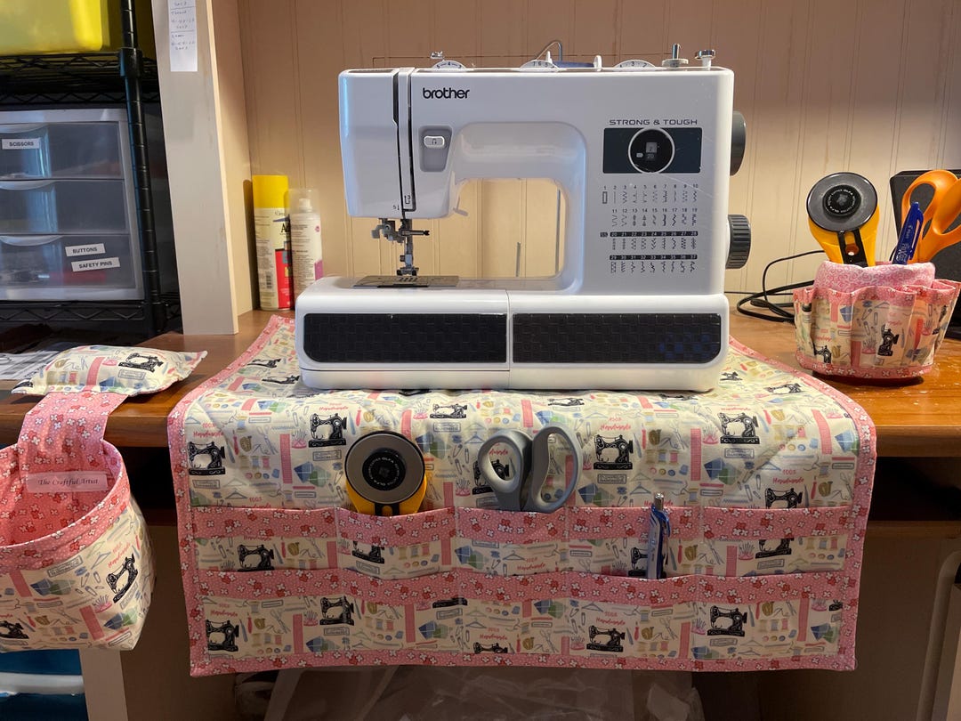 Vintage Sewing Machine Print With Flower Trim Quilted Sewing Mat and ...