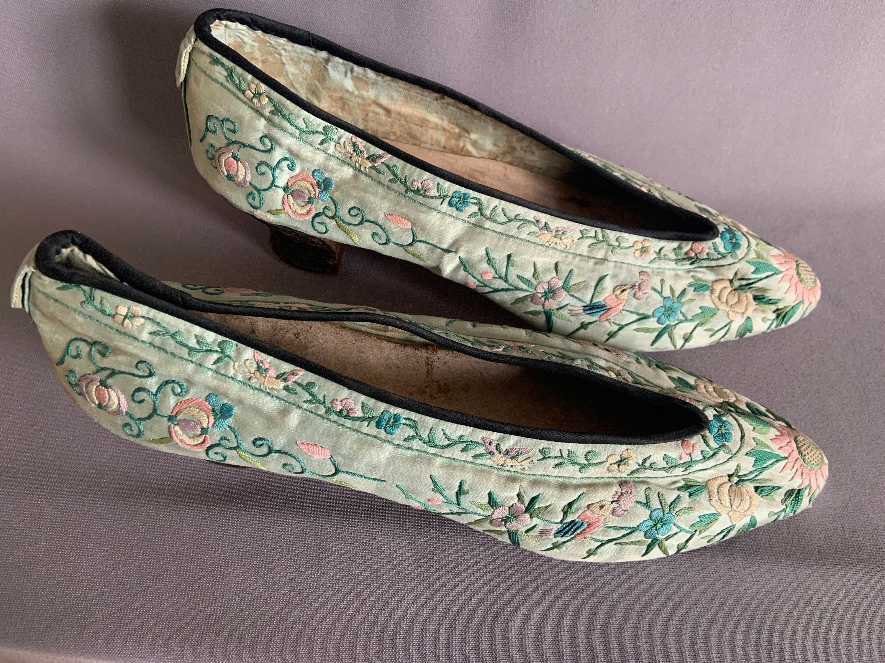 Vintage CHINESE Embroidered Silk SHOES - Etsy
