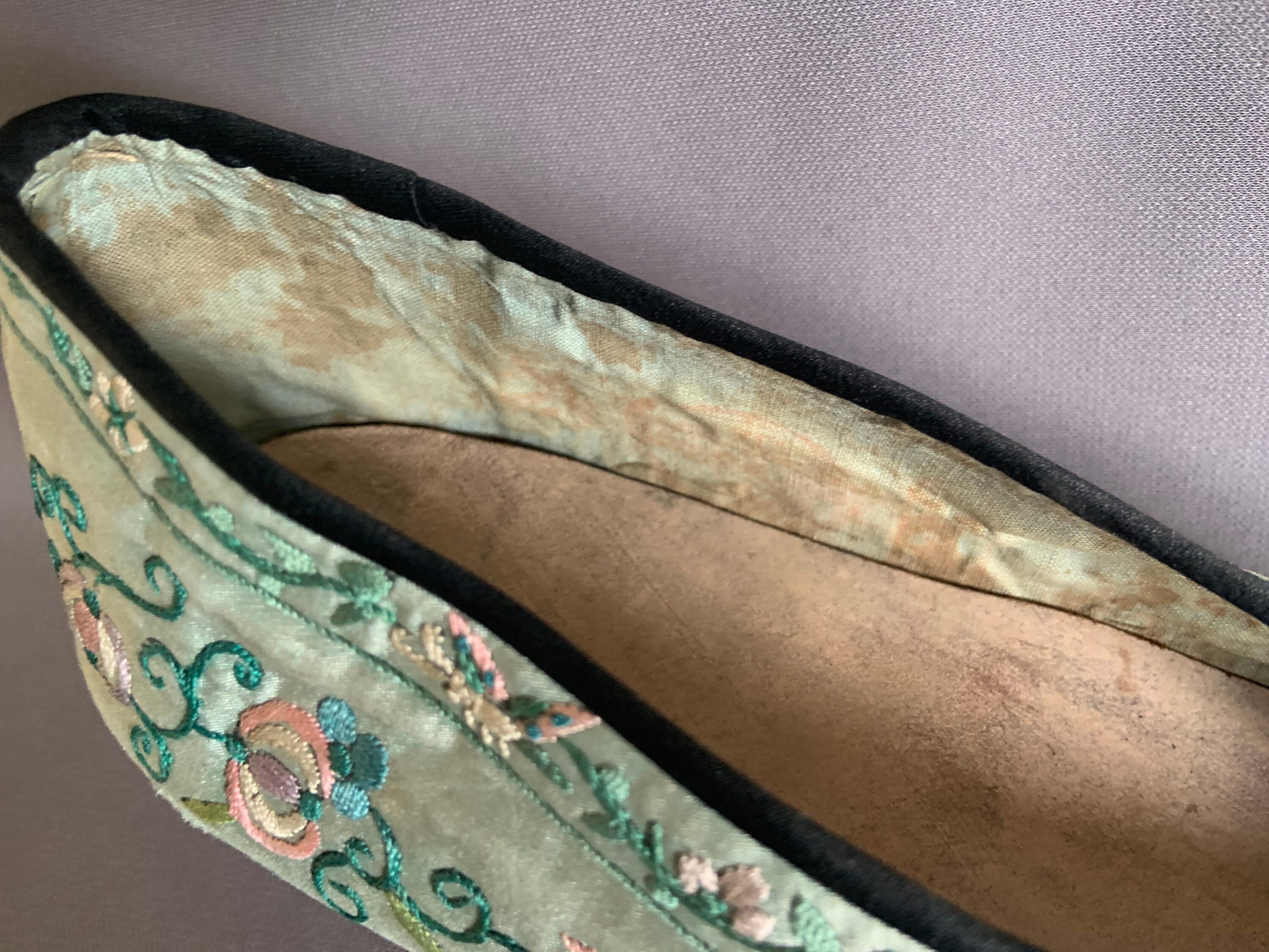 Vintage CHINESE Embroidered Silk SHOES - Etsy