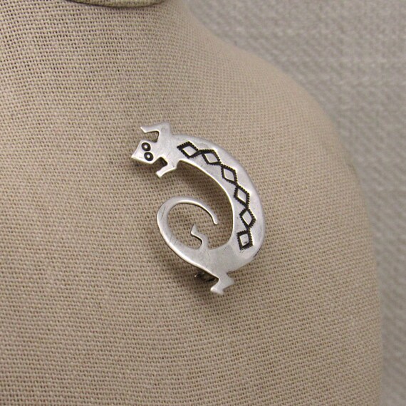Navajo Sterling Silver Lizard Pin + - Gem
