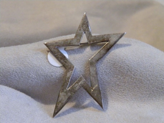 Vintage sterling silver star - Gem