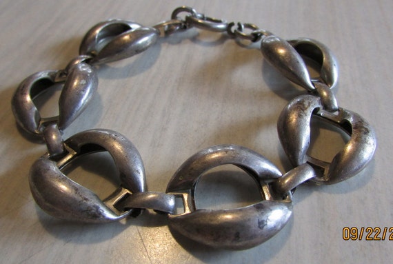 Unusual Sterling Silver Link Bracelet + - Gem
