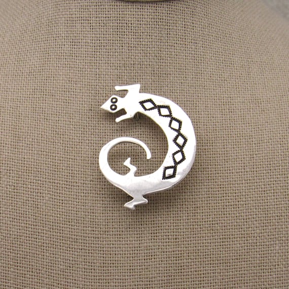 Navajo Sterling Silver Lizard Pin + - Gem