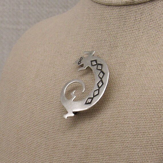 Navajo Sterling Silver Lizard Pin + - Gem