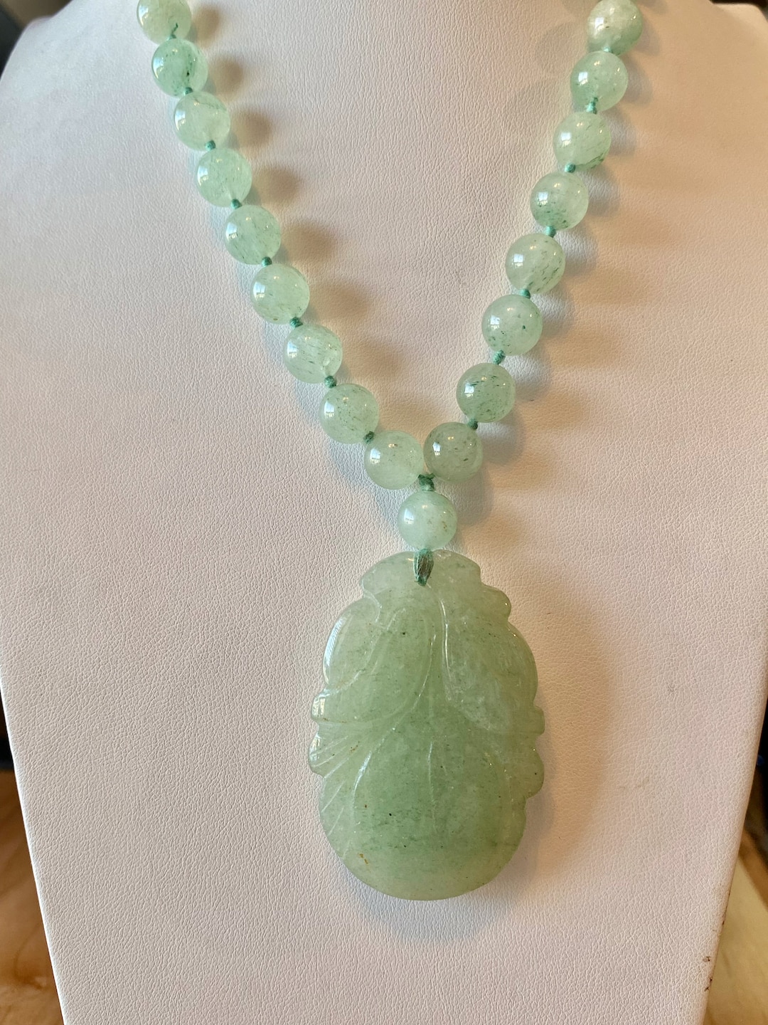 Apple Jade Vintage Beaded and Craved Necklace - Etsy