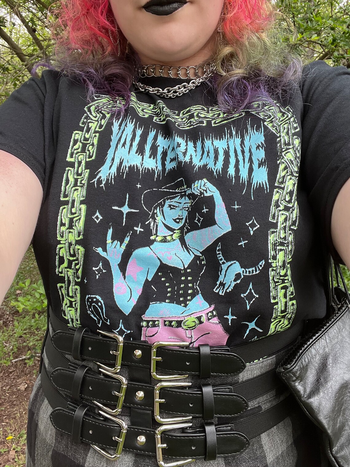 YALLTERNATIVE Metal Girl Art Tee - Etsy