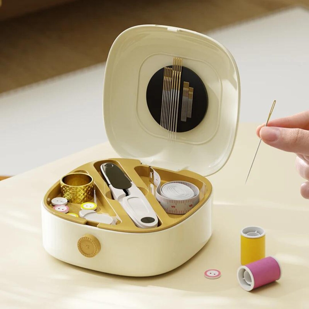 Magnetic Portable Sewing Kit: Handheld Needle Thread Box for Travel ...