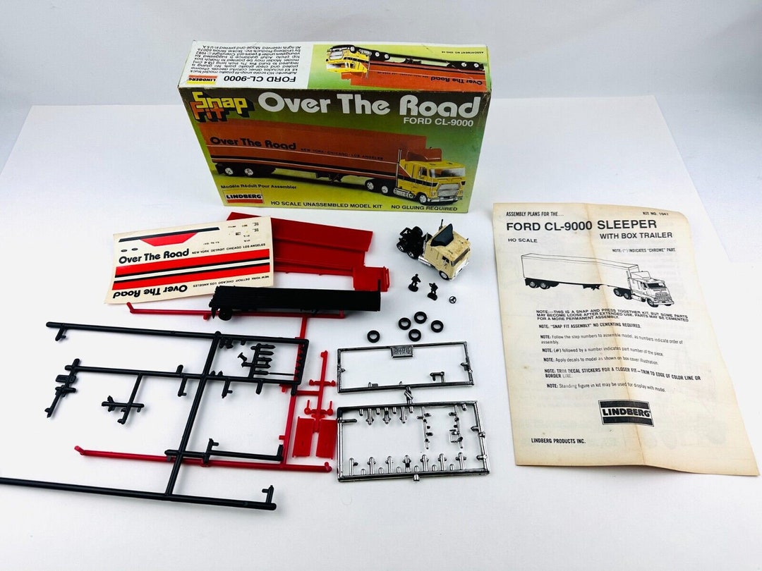 Snap Fit Over the Road Ford CL-9000 Sleeper Lindberg HO Scale Model Kit ...