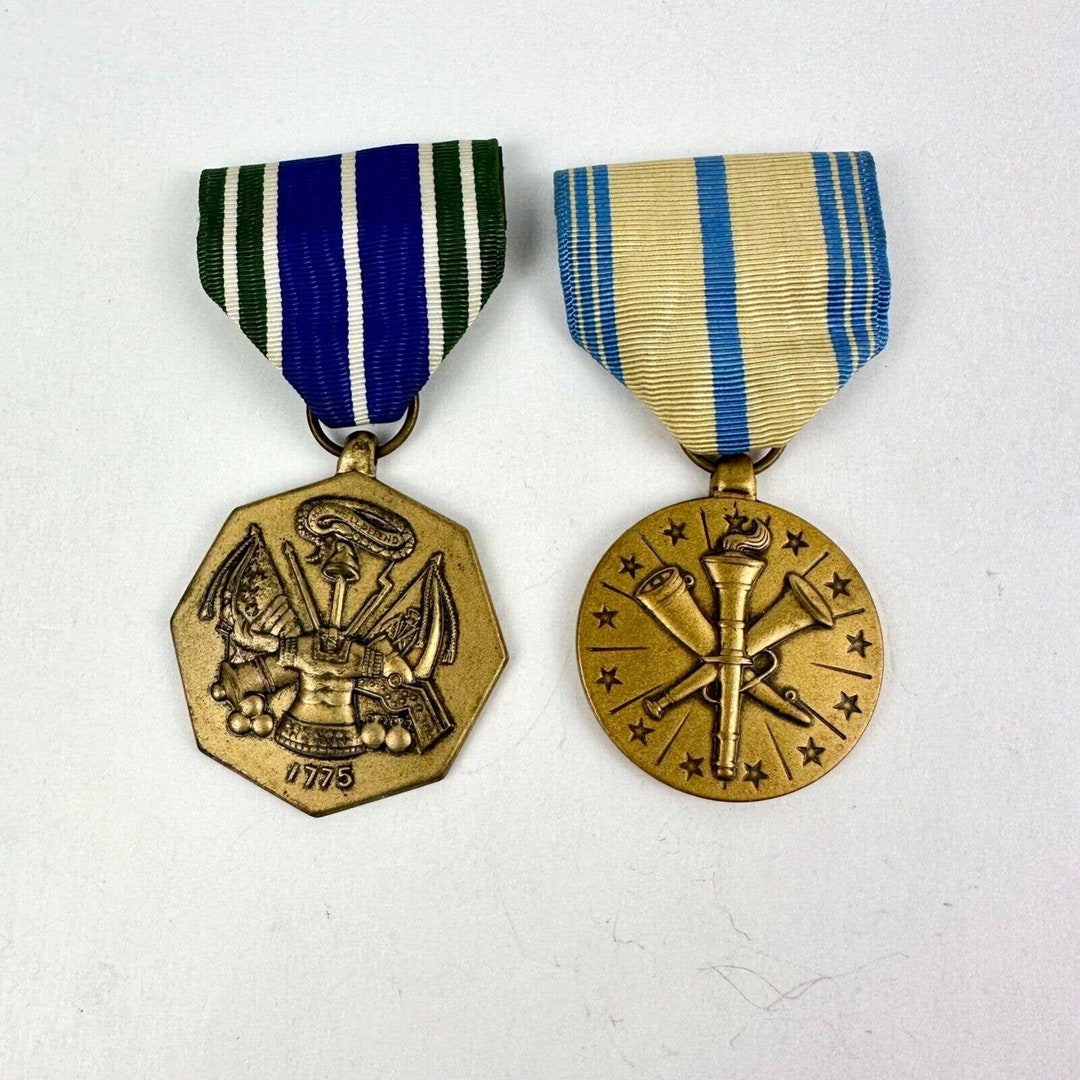 Vintage 1775 Military Achievement Medal 1 7/16" + Air Force Reserve ...