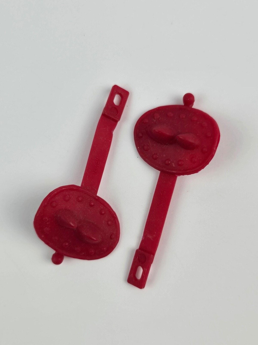 Vintage MOTU Beast Man Red Shoulder Armor Bands / Pads Nice Condition ...