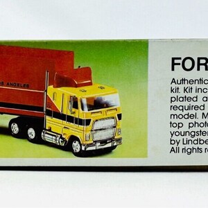Snap Fit Over the Road Ford CL-9000 Sleeper Lindberg HO Scale Model Kit ...