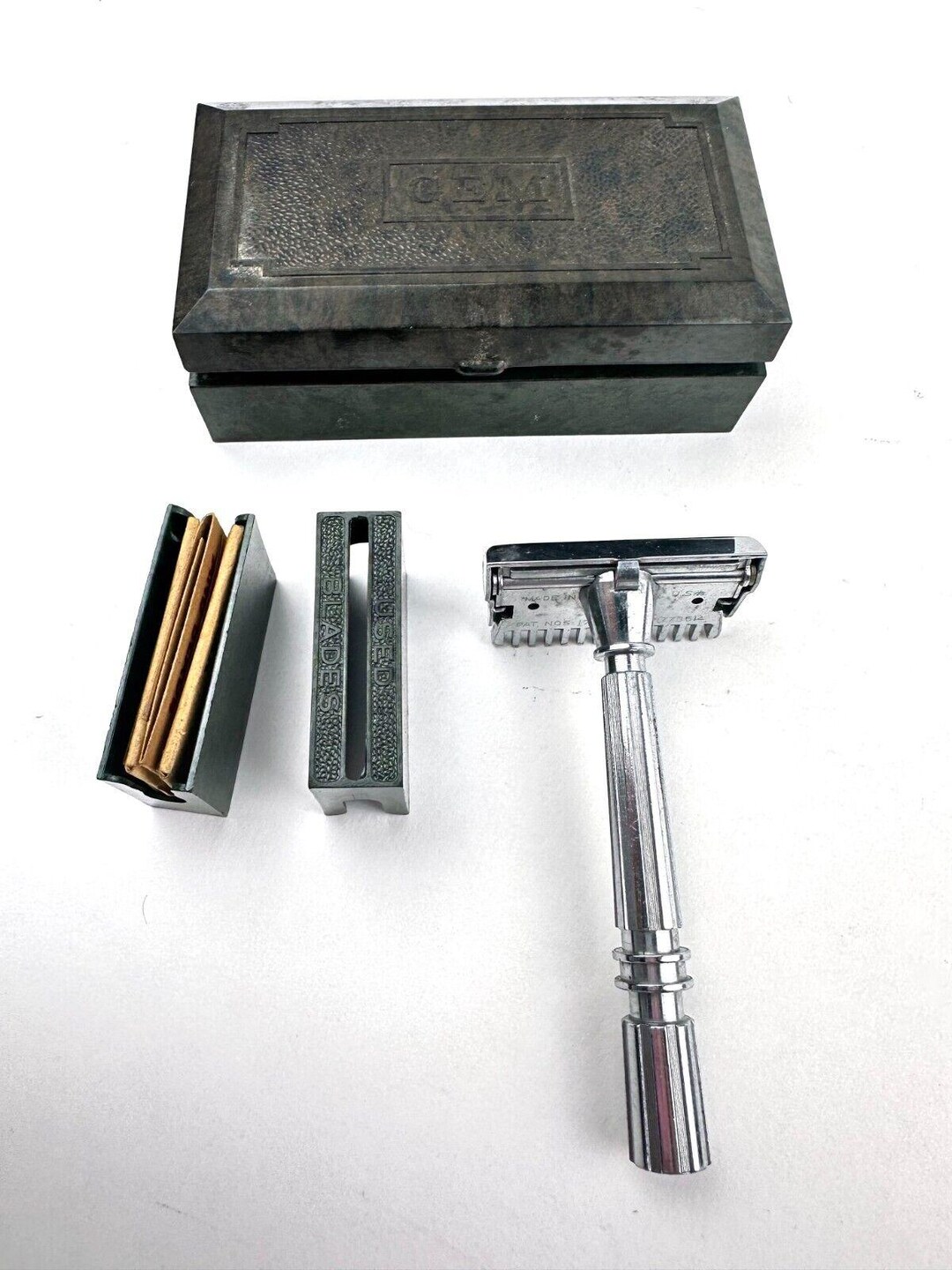 Vintage WWII Era GEM Micromatic Safety Razor Kit Includes Fresh Blades ...